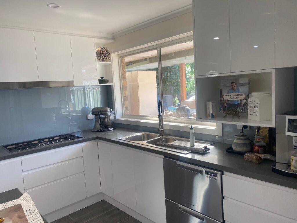 Kitchen - LIMITLESS Bathroom & Kitchen Renovations